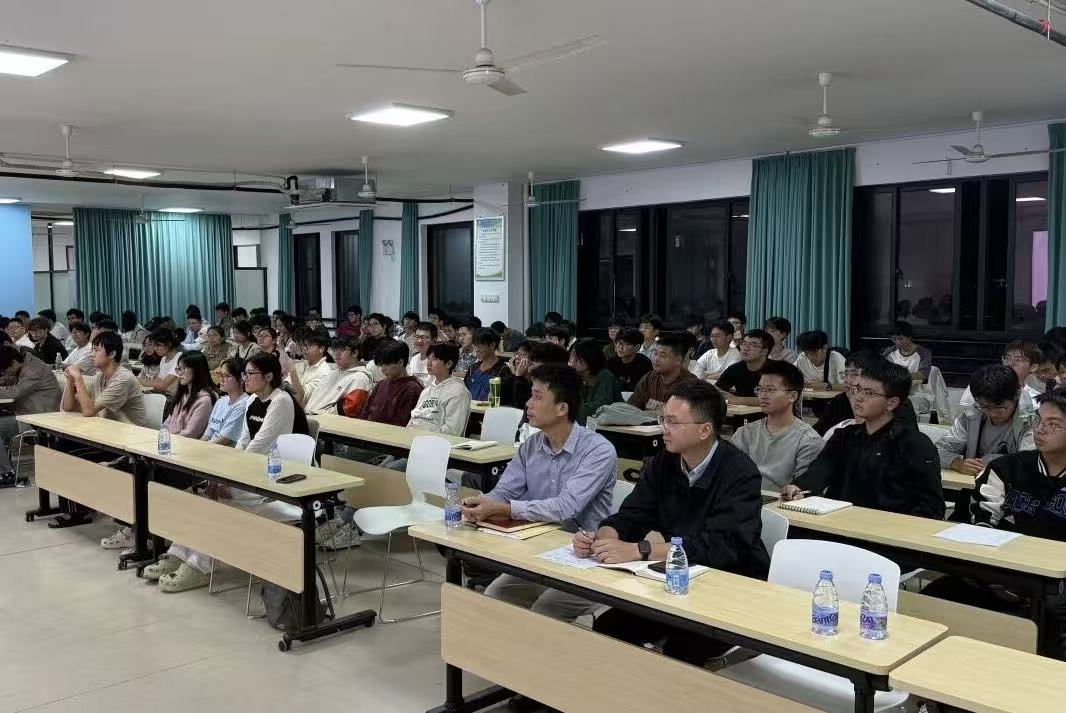 我院成功召开职业生涯规划讲座